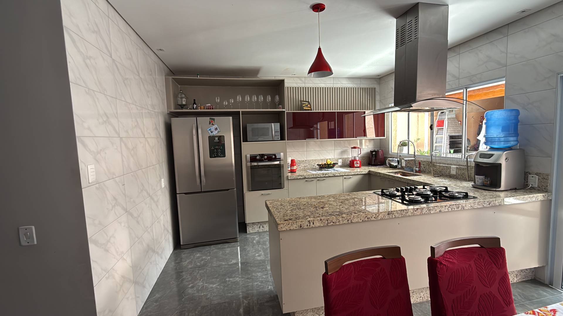 Sobrado com 3 dormitórios 2 Suítes 1 Master com banheira e 2 - 114